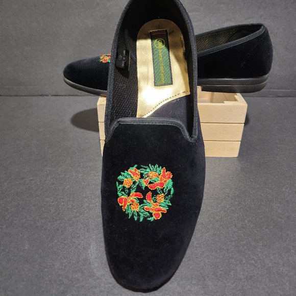 Basic Editions | Shoes | Christmas Shoes Embroidered With Christmas ...